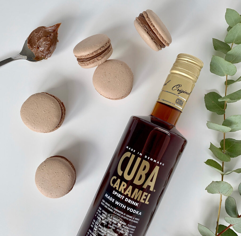 Hjemmelavede macarons med CUBA Caramel ganache » CUBA Vodka